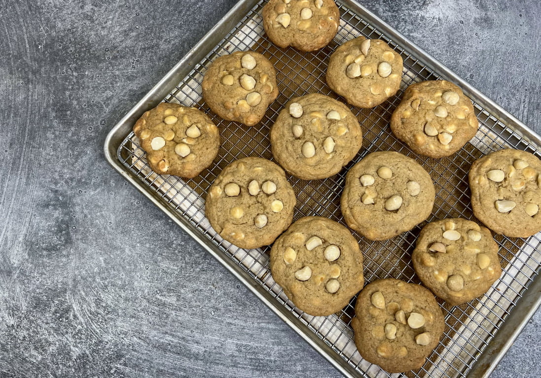 Easy Sourdough Discard Cookies With Macadamia Nuts And White Chocolate ...