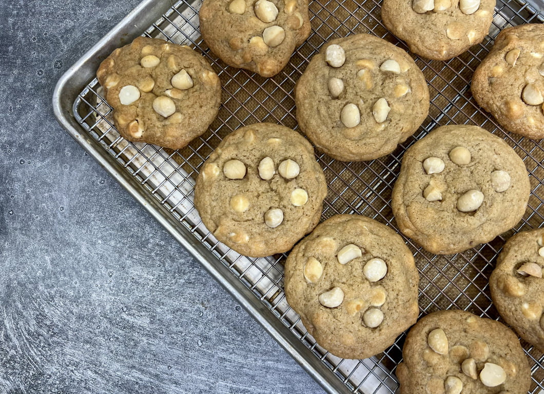 Easy Sourdough Discard Cookies With Macadamia Nuts And White Chocolate ...